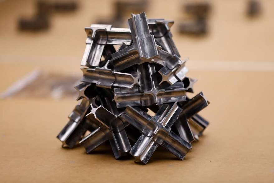 An Elegant Transition Where Extrusions Meet: Mario Tsai Studio's X ...