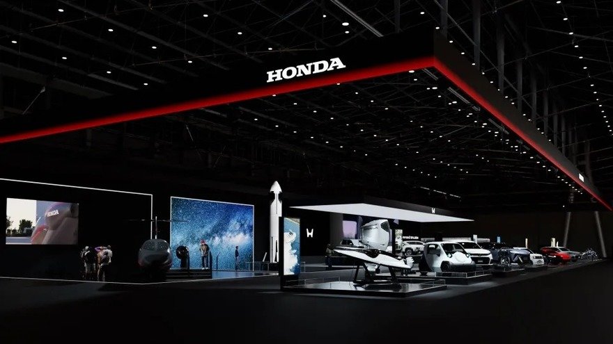 Motorcycle Design Case Study: Honda Shoots for a "Completely New Riding ...