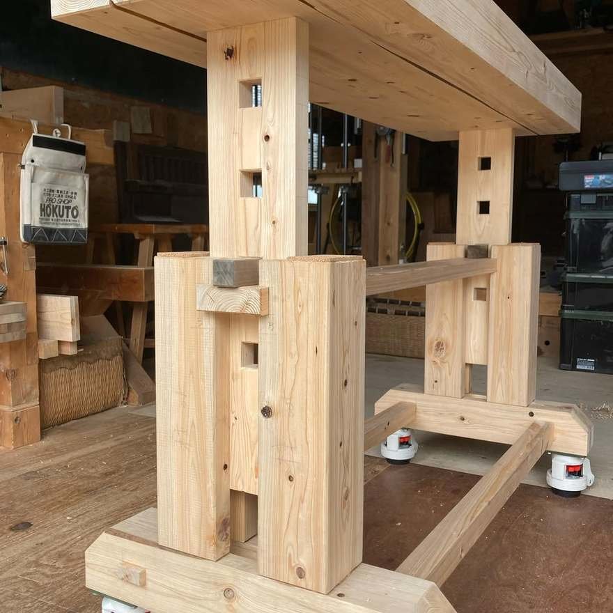 Architect Paco Martinez's Low-Tech Height-Adjustable Workbench - Core77