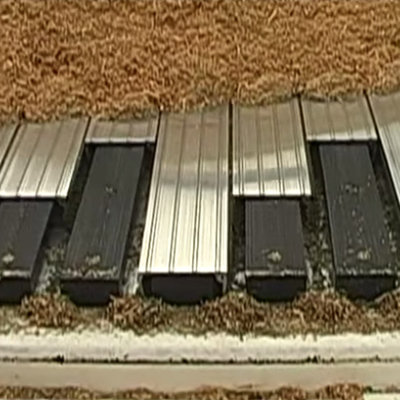 This Staggered-Slat "Walking Floor" Can Magically Move Objects Across ...