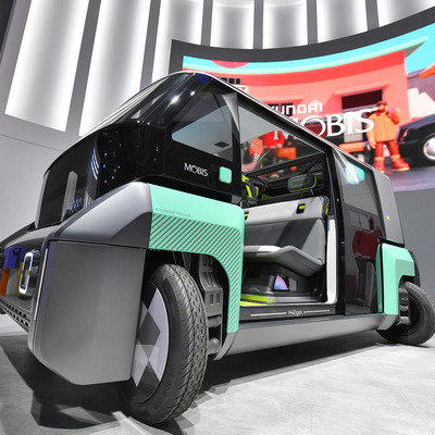 Hyundai's E-Corner Module: Wheels That Can Turn 90 Degrees - Core77