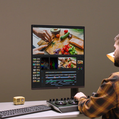 LG's Square Monitor is Like Having Two Stacked Displays - Core77