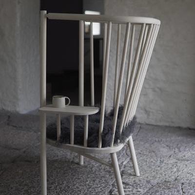 Unusual Furniture Design: This High-Backed Tea Chair - Core77