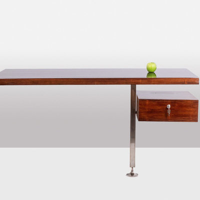 A Desk with One Leg - Core77