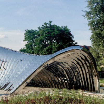 A Steel Sculpture Inflated like a Balloon for Stability and Lightness ...
