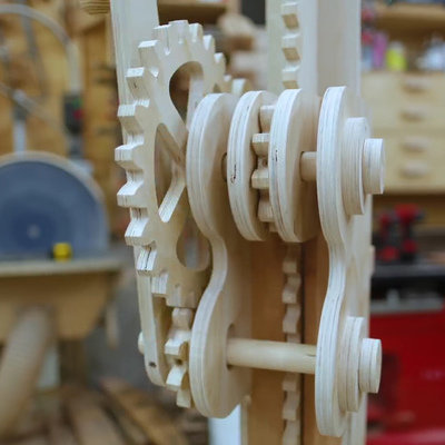DIY Gear-Driven Plywood Panel Lift - Core77