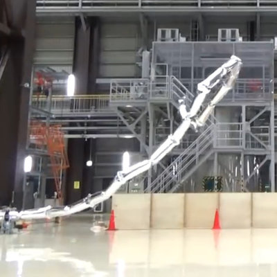 Japanese Breakthrough: Ultralight 66-Foot-Long Robot Arm Paves the Way ...