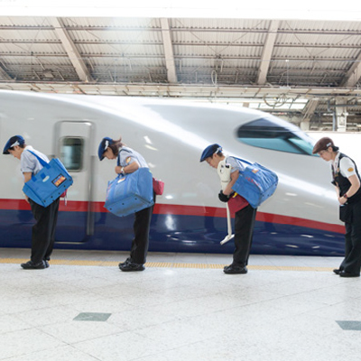 How the Tessei, Japan's Crack Cleaning Squads, Turn Bullet Trains ...